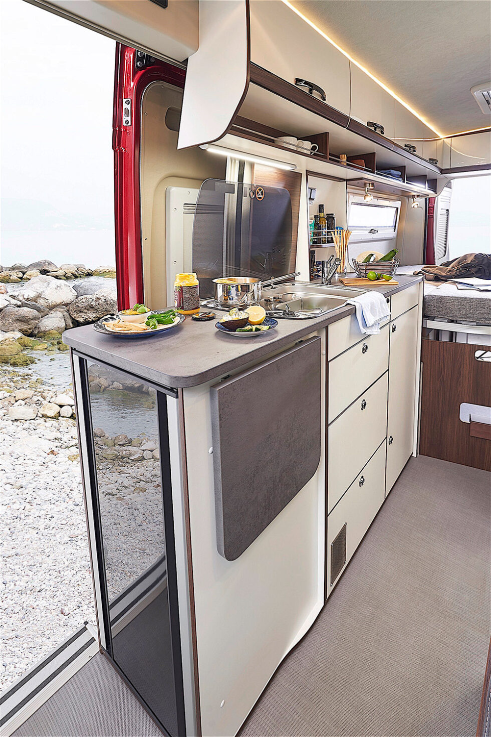 Summit Prime 600 high-end buscamper met tal van extra's!